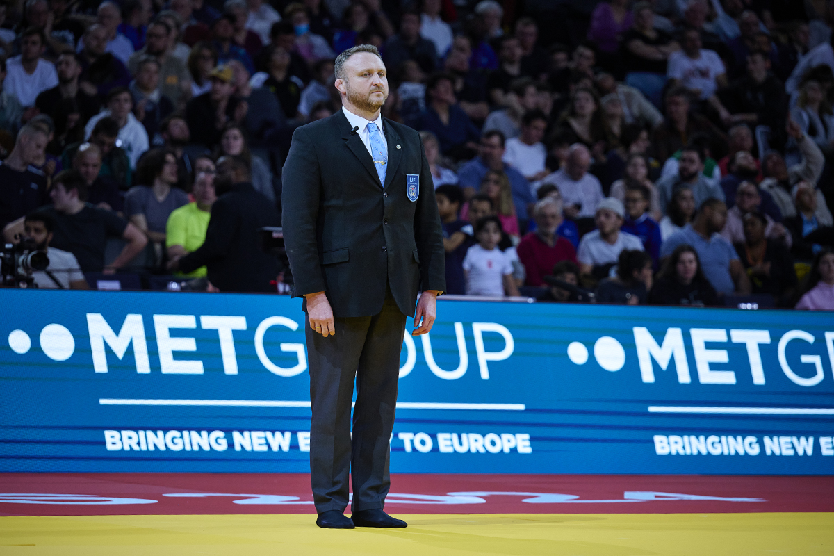 5 questions à Matthieu Bataille, meilleur arbitre européen 2023 ...
